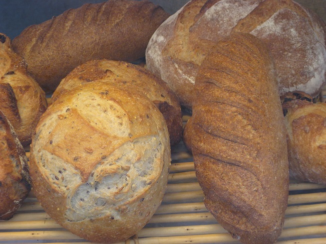 Le Pain de Paris - Across the WaterAcross the Water